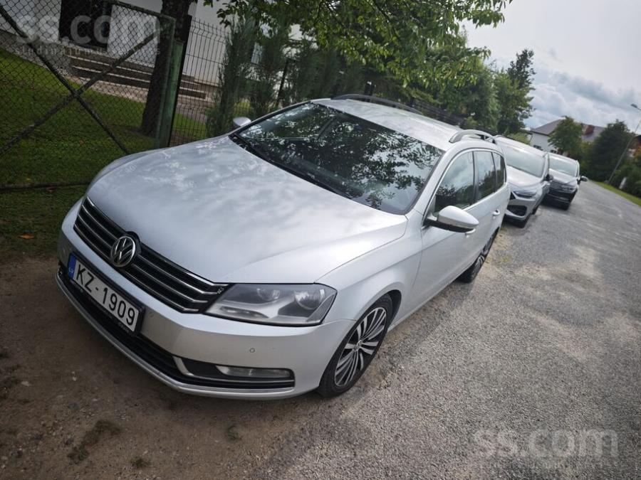 Grey Volkswagen Passat B7 2014 in Cesis, with an engine capacity of 2.00 L and mileage of 501 thousand km for 1499 €, photo 3 on AUTOMOTO.COM.LV