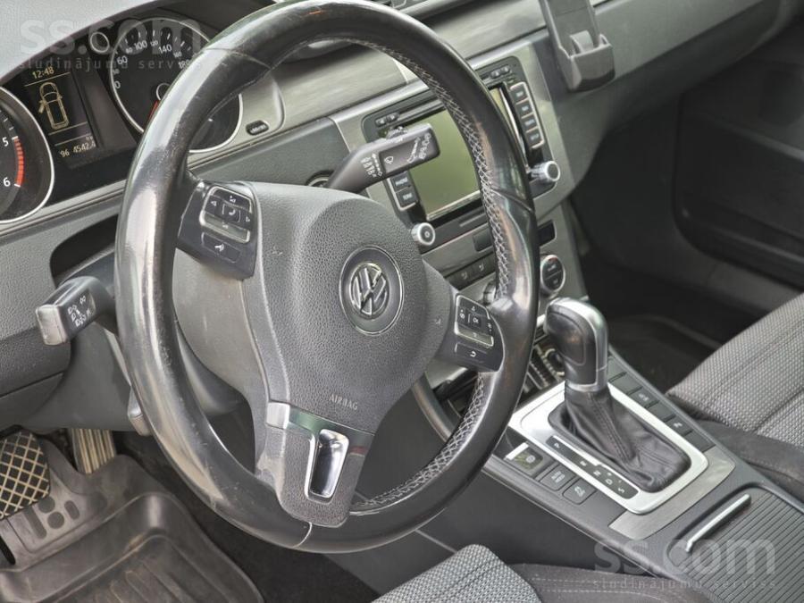 Grey Volkswagen Passat B7 2014 in Cesis, with an engine capacity of 2.00 L and mileage of 501 thousand km for 1499 €, photo 6 on AUTOMOTO.COM.LV