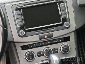 Grey Volkswagen Passat B7 2014 in Cesis, with an engine capacity of 2.00 L and mileage of 501 thousand km for 1499 €, photo 9 on AUTOMOTO.COM.LV