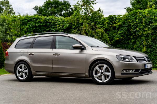 Volkswagen Passat B7 2014 in Riga on AUTOMOTO.COM.LV Grey Volkswagen Passat B7 2014 in Riga, with an engine capacity of 1.60 L and mileage of 390 thousand km for 4000 €, photo 3 on AUTOMOTO.COM.LV