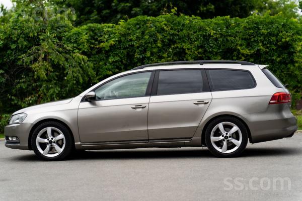 Volkswagen Passat B7 2014 in Riga on AUTOMOTO.COM.LV Grey Volkswagen Passat B7 2014 in Riga, with an engine capacity of 1.60 L and mileage of 390 thousand km for 4000 €, photo 5 on AUTOMOTO.COM.LV