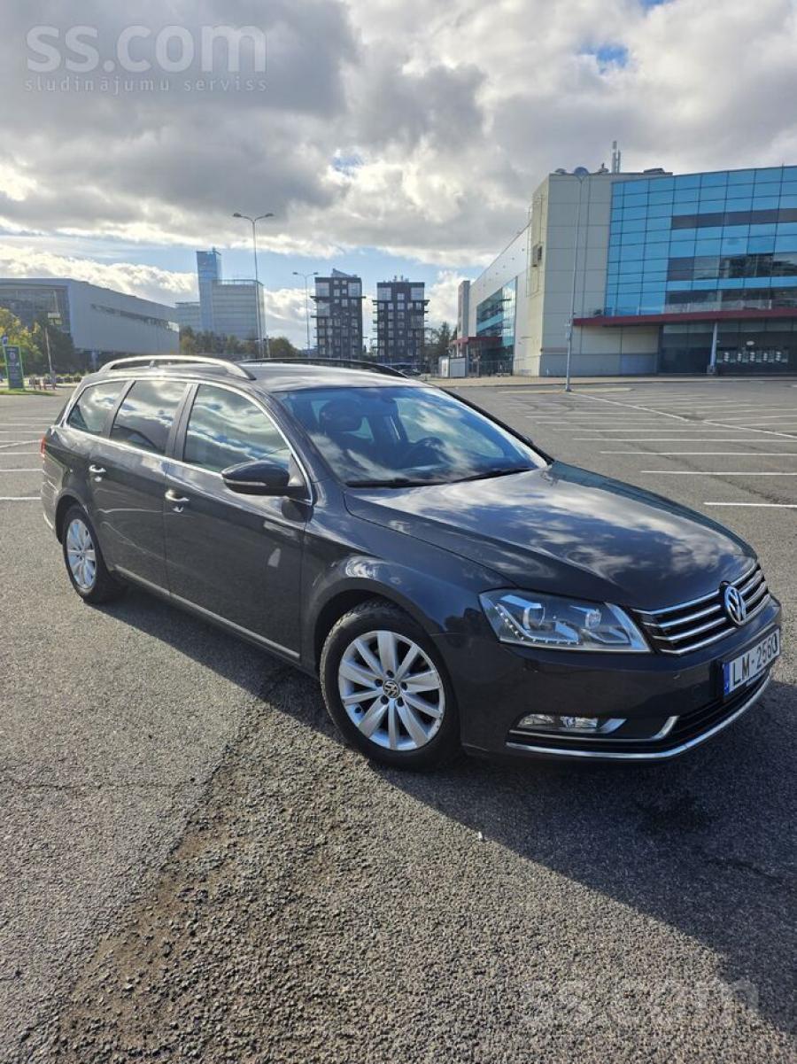 Grey Volkswagen Passat B7 2014 in Riga, with an engine capacity of 2.00 L and mileage of 279 thousand km for 5100 €, photo 3 on AUTOMOTO.COM.LV