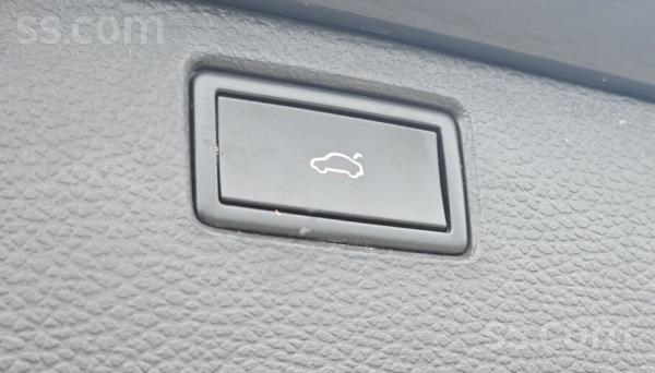 Grey Volkswagen Passat B7 2015 in Jelgava, with an engine capacity of 2.00 L and mileage of 295 thousand km for 4900 €, photo 7 on AUTOMOTO.COM.LV