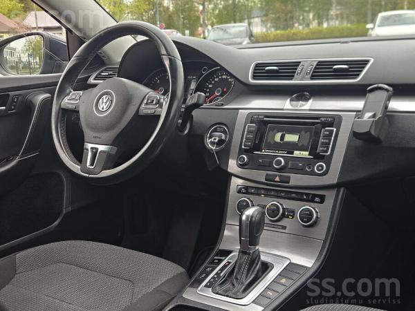 Grey Volkswagen Passat B7 2015 in Jelgava, with an engine capacity of 2.00 L and mileage of 295 thousand km for 4900 €, photo 9 on AUTOMOTO.COM.LV