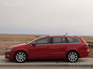 Red Volkswagen Passat B7 2013 in Liepaja, with an engine capacity of 1.60 L and mileage of 241 thousand km for 4750 €, photo 3 on AUTOMOTO.COM.LV