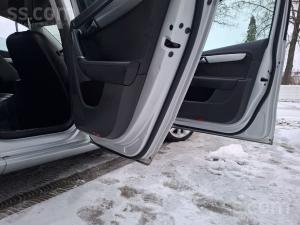 Volkswagen Passat B7 2011 Daugavpils, ar dzinēja tilpumu 2.00 L un nobraukumu 0 tūkst. km par 4550 €, foto 14 vietnē AUTOMOTO.COM.LV