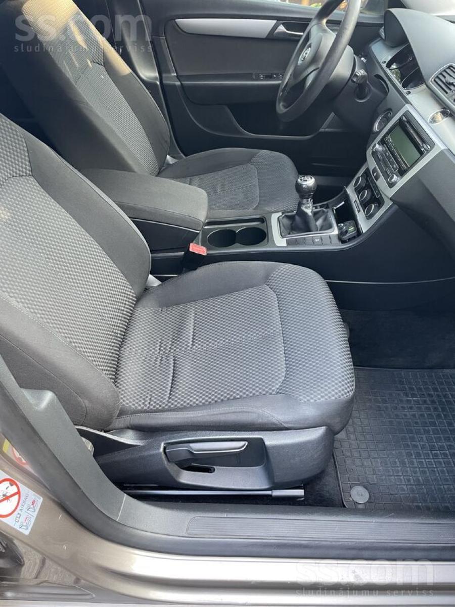 Volkswagen Passat B7 2011 Rīga, ar dzinēja tilpumu 2.00 L un nobraukumu 290 tūkst. km par 3590 €, foto 12 vietnē AUTOMOTO.COM.LV