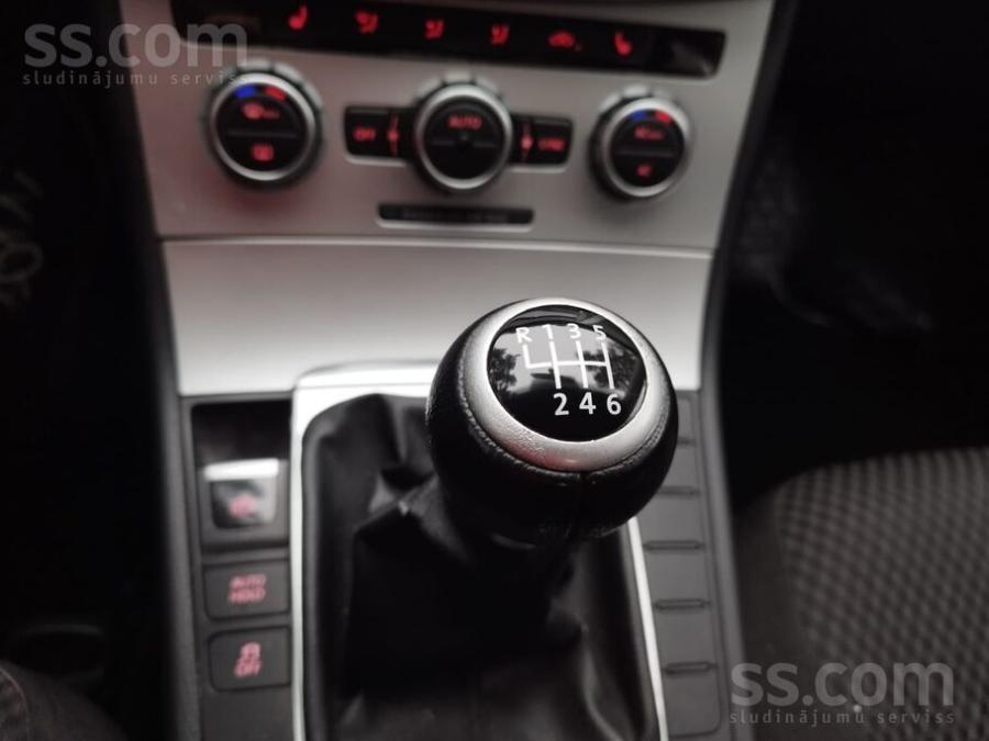 Volkswagen Passat B7 2012 in Jelgava, with an engine capacity of 1.80 L and mileage of 221 thousand km for 4500 €, photo 11 on AUTOMOTO.COM.LV