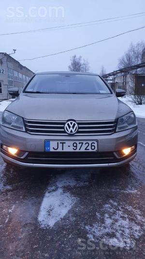 Volkswagen Passat B7 2012 in Riga on AUTOMOTO.COM.LV Volkswagen Passat B7 2012 in Riga, with an engine capacity of 2.00 L and mileage of 277 thousand km for 5300 €, photo 1 on AUTOMOTO.COM.LV