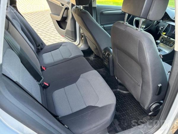 Volkswagen Passat B7 2011 in Riga, with an engine capacity of 2.00 L and mileage of 500 thousand km for 4295 €, photo 11 on AUTOMOTO.COM.LV