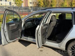 Volkswagen Passat B7 2011 in Riga, with an engine capacity of 1.60 L and mileage of 331 thousand km for 3200 €, photo 6 on AUTOMOTO.COM.LV