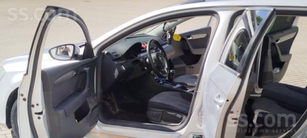 Volkswagen Passat B7 2011 in Dobele, with an engine capacity of 2.00 L and mileage of 412 thousand km for 4100 €, photo 6 on AUTOMOTO.COM.LV
