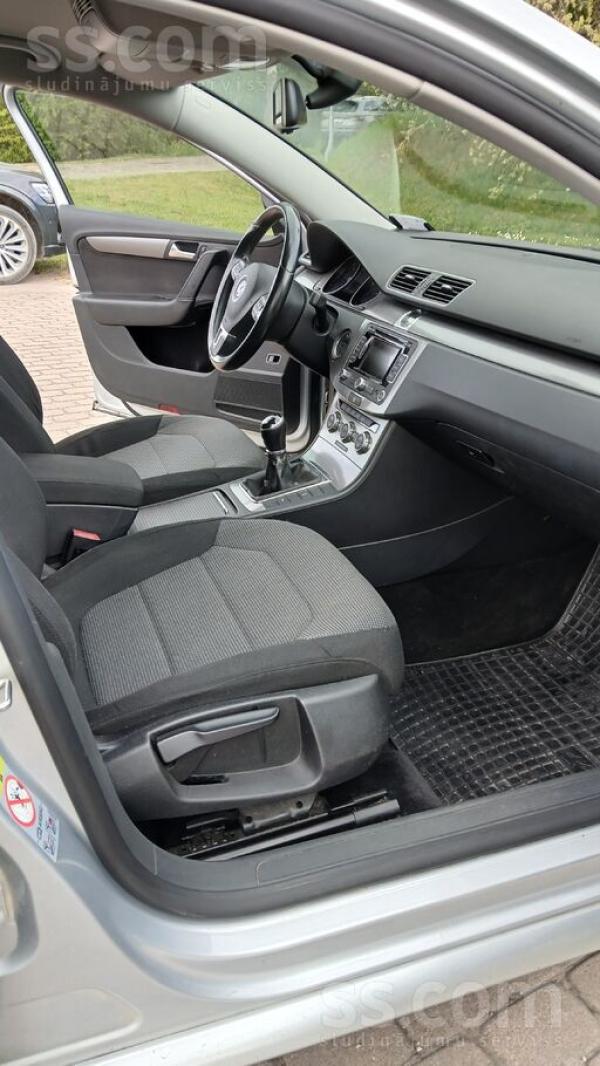 Volkswagen Passat B7 2012 Liepāja, ar dzinēja tilpumu 2.00 L un nobraukumu 298 tūkst. km par 5550 €, foto 7 vietnē AUTOMOTO.COM.LV