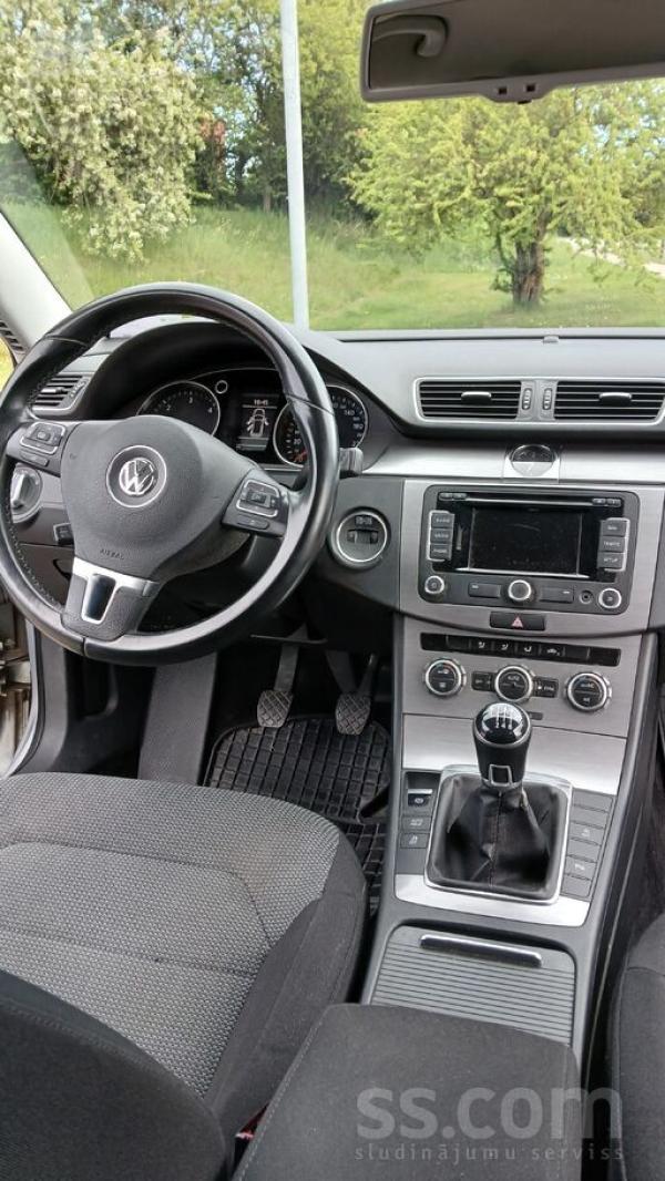Volkswagen Passat B7 2012 in Liepaja, with an engine capacity of 2.00 L and mileage of 298 thousand km for 5500 €, photo 9 on AUTOMOTO.COM.LV