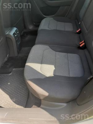 Volkswagen Passat B7 2012 in Gulbene, with an engine capacity of 1.60 L and mileage of 291 thousand km for 6000 €, photo 6 on AUTOMOTO.COM.LV