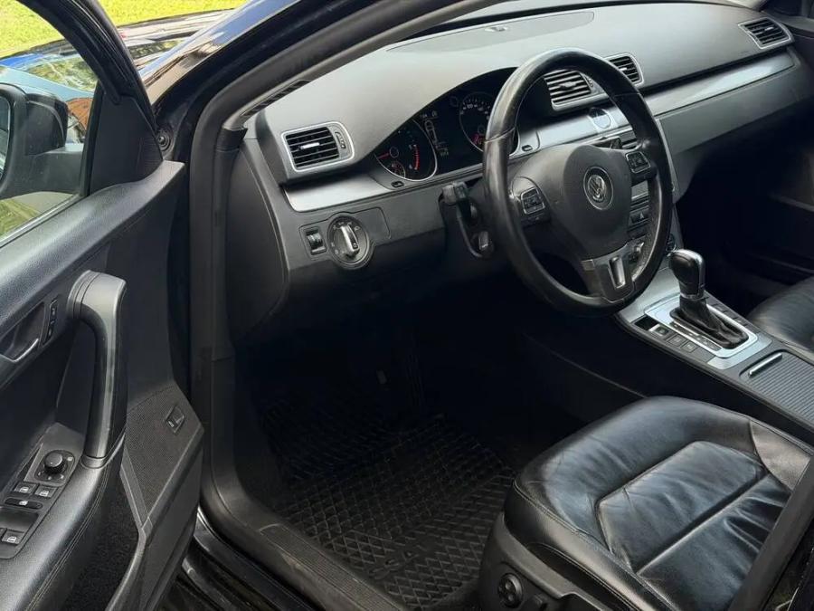 Volkswagen Passat B7 2012 Rīga, ar dzinēja tilpumu 2.00 L un nobraukumu 296 tūkst. km par 4480 €, foto 8 vietnē AUTOMOTO.COM.LV