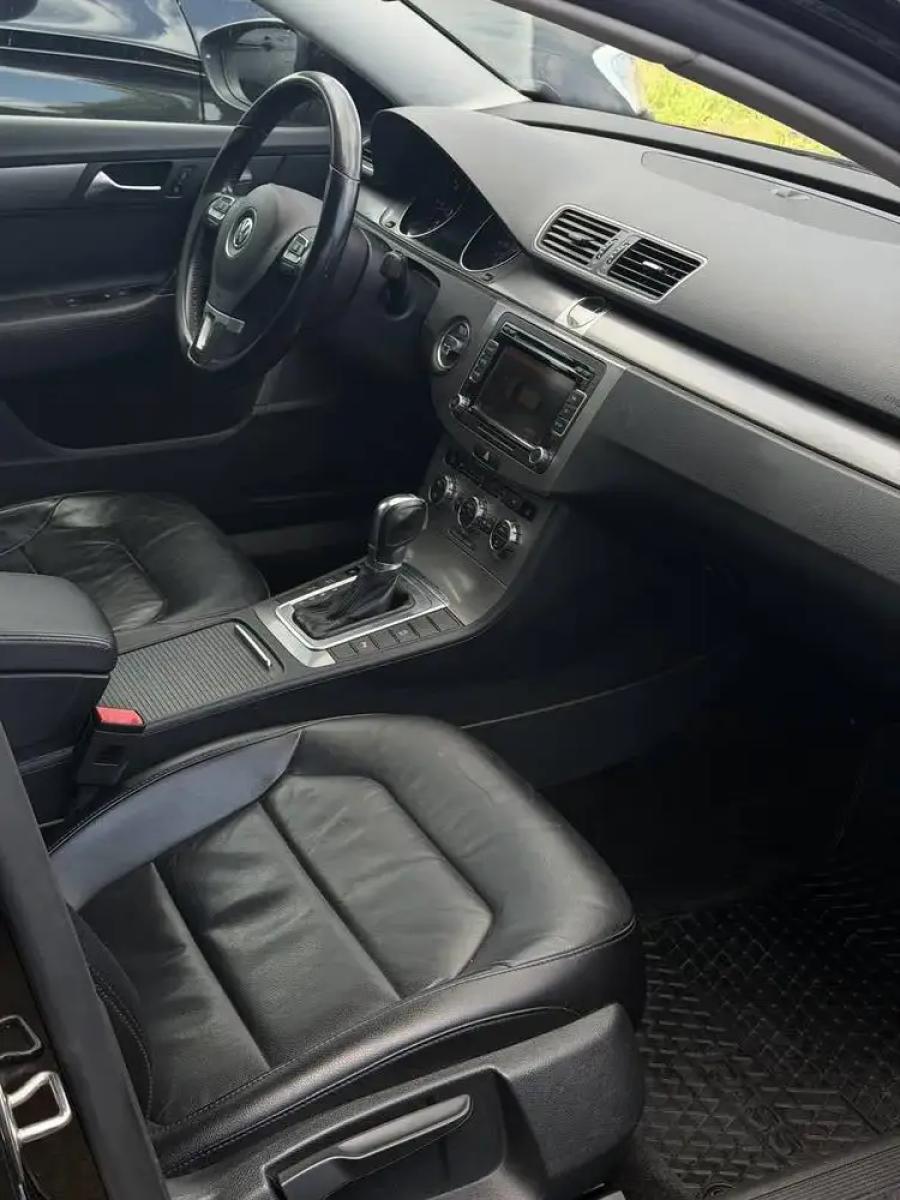 Volkswagen Passat B7 2012 Rīga, ar dzinēja tilpumu 2.00 L un nobraukumu 296 tūkst. km par 4480 €, foto 9 vietnē AUTOMOTO.COM.LV