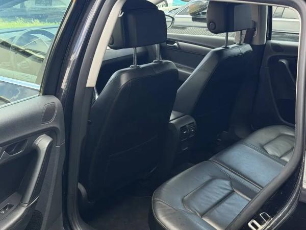 Volkswagen Passat B7 2012 in Riga, with an engine capacity of 2.00 L and mileage of 296 thousand km for 4480 €, photo 9 on AUTOMOTO.COM.LV