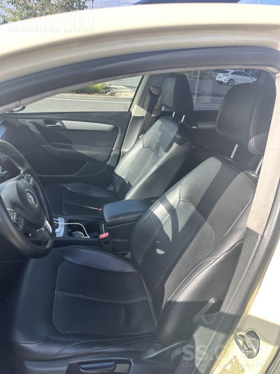 Volkswagen Passat B7 2013 Rīga, ar dzinēja tilpumu 2.00 L un nobraukumu 349 tūkst. km par 2200 €, foto 7 vietnē AUTOMOTO.COM.LV