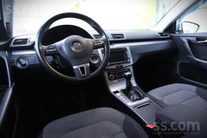 White Volkswagen Passat B7 2011 in Riga, with an engine capacity of 1.60 L and mileage of 261 thousand km for 4495 €, photo 7 on AUTOMOTO.COM.LV