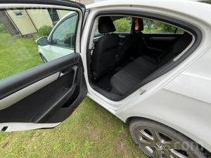Balts Volkswagen Passat B7 2011 Gulbene, ar dzinēja tilpumu 1.60 L un nobraukumu 353 tūkst. km par 4350 €, foto 6 vietnē AUTOMOTO.COM.LV