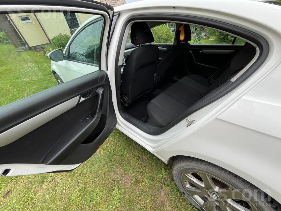 Balts Volkswagen Passat B7 2011 Gulbene, ar dzinēja tilpumu 1.60 L un nobraukumu 353 tūkst. km par 4350 €, foto 20 vietnē AUTOMOTO.COM.LV