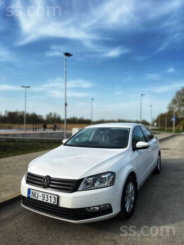 Balts Volkswagen Passat B7 2012 Rīga, ar dzinēja tilpumu 1.40 L un nobraukumu 299 tūkst. km par 4850 €, foto 1 vietnē AUTOMOTO.COM.LV