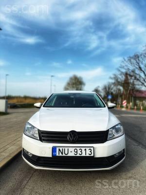 White Volkswagen Passat B7 2012 in Riga, with an engine capacity of 1.40 L and mileage of 299 thousand km for 4850 €, photo 3 on AUTOMOTO.COM.LV