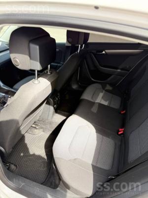 White Volkswagen Passat B7 2012 in Riga, with an engine capacity of 1.40 L and mileage of 299 thousand km for 4850 €, photo 8 on AUTOMOTO.COM.LV