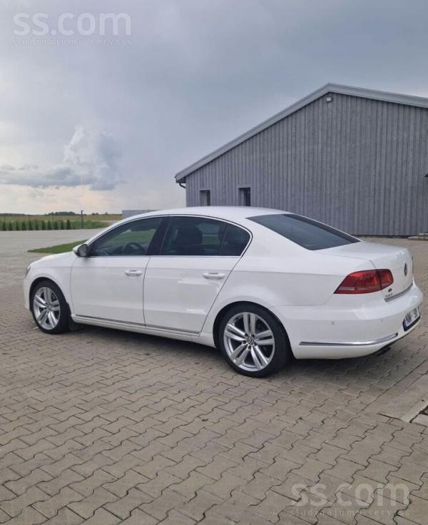 White Volkswagen Passat B7 2013 in Riga, with an engine capacity of 2.00 L and mileage of 213 thousand km for 7000 €, photo 3 on AUTOMOTO.COM.LV