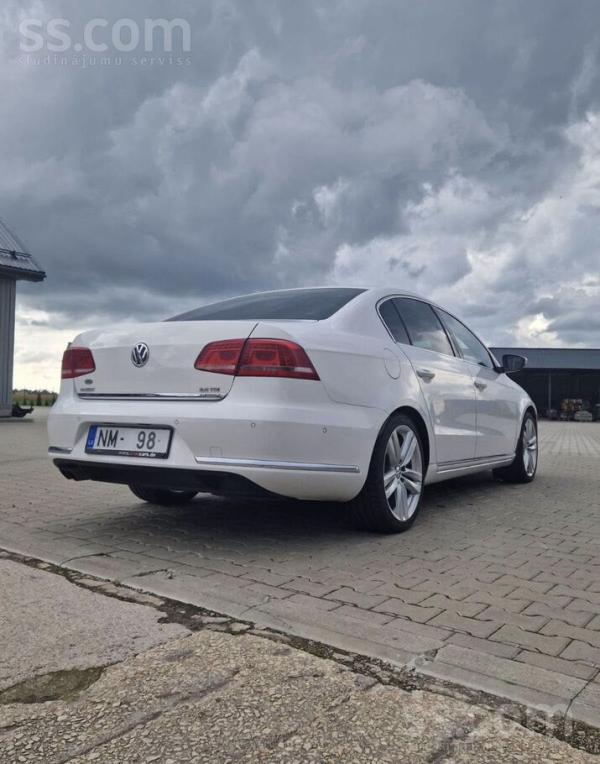 White Volkswagen Passat B7 2013 in Riga, with an engine capacity of 2.00 L and mileage of 213 thousand km for 7000 €, photo 4 on AUTOMOTO.COM.LV