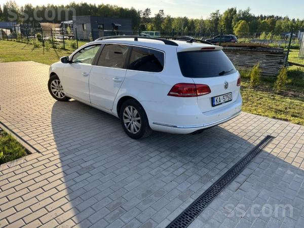 White Volkswagen Passat B7 2011 in Riga, with an engine capacity of 2.00 L and mileage of 411 thousand km for 2550 €, photo 5 on AUTOMOTO.COM.LV