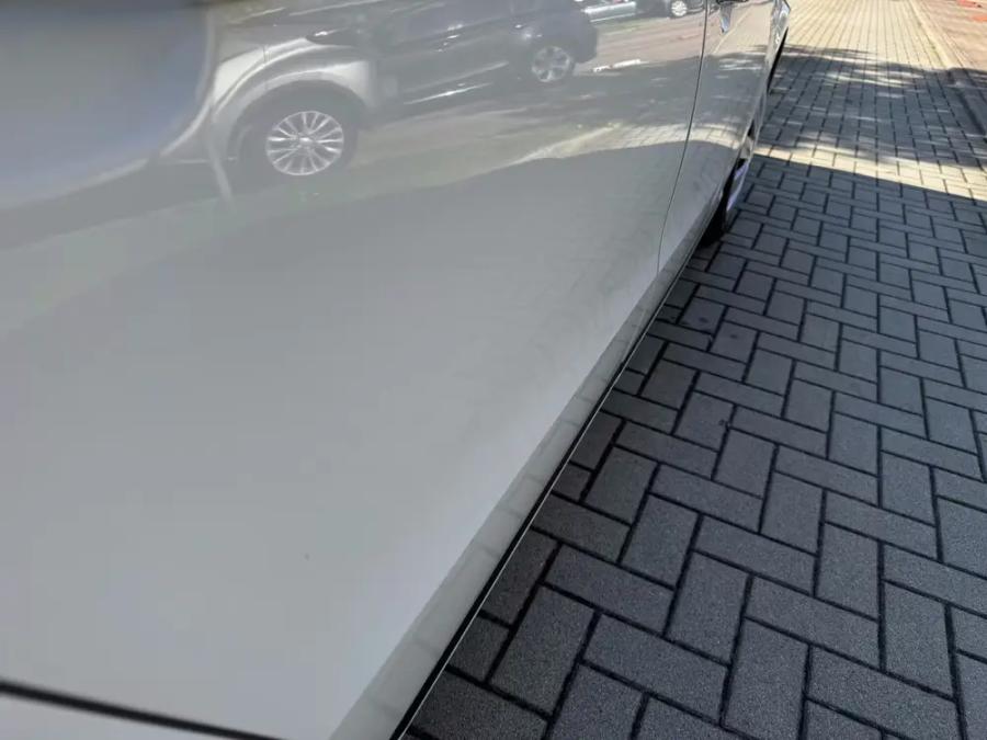 White Volkswagen Passat B7 2011 in Riga, with an engine capacity of 2.00 L and mileage of 345 thousand km for 4190 €, photo 11 on AUTOMOTO.COM.LV