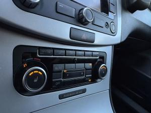 White Volkswagen Passat B7 2011 in Riga, with an engine capacity of 2.00 L and mileage of 345 thousand km for 4190 €, photo 16 on AUTOMOTO.COM.LV
