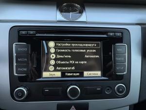 White Volkswagen Passat B7 2011 in Riga, with an engine capacity of 2.00 L and mileage of 345 thousand km for 4190 €, photo 22 on AUTOMOTO.COM.LV