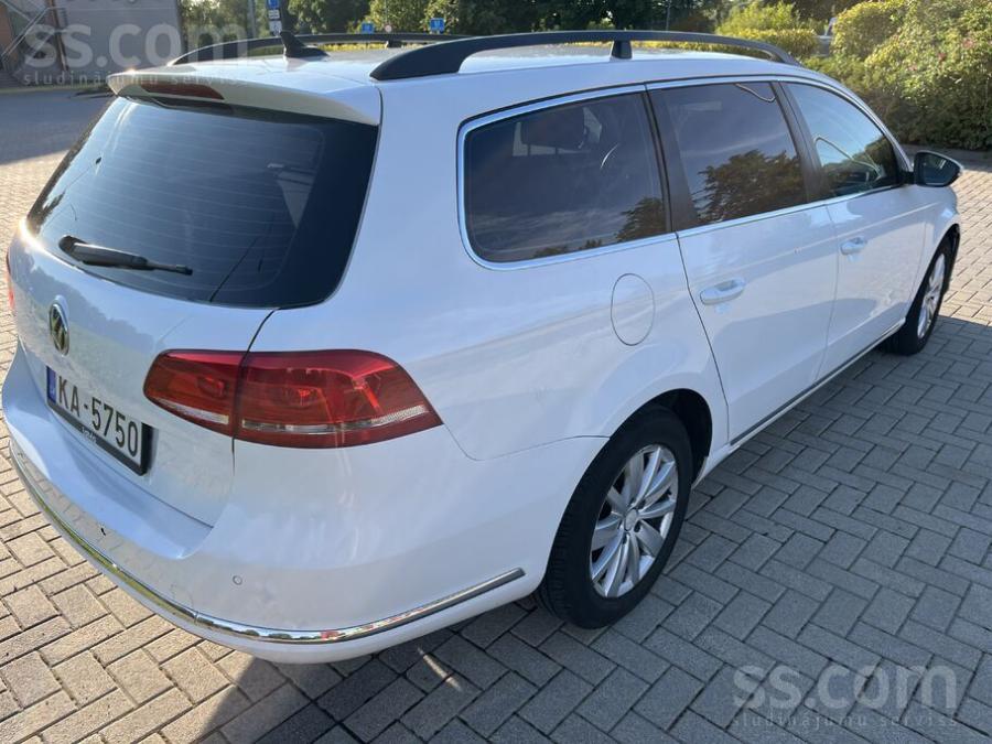 White Volkswagen Passat B7 2011 in Riga, with an engine capacity of 2.00 L and mileage of 413 thousand km for 4000 €, photo 5 on AUTOMOTO.COM.LV