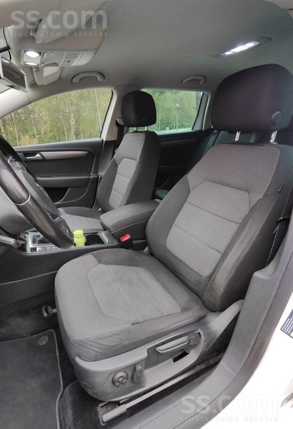 Volkswagen Passat B7 2011 Rīga vietnē Balts Volkswagen Passat B7 2011 Rīga, ar dzinēja tilpumu 2.00 L un nobraukumu 378 tūkst. km par 3750 €, foto 9 vietnē AUTOMOTO.COM.LV