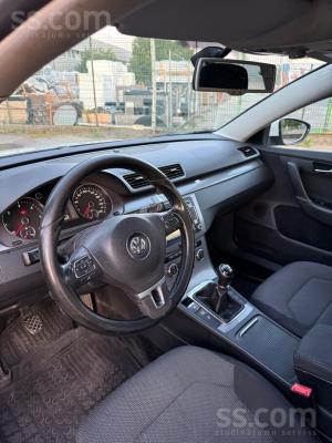 Balts Volkswagen Passat B7 2012 Rīga, ar dzinēja tilpumu 2.00 L un nobraukumu 640 tūkst. km par 2400 €, foto 8 vietnē AUTOMOTO.COM.LV