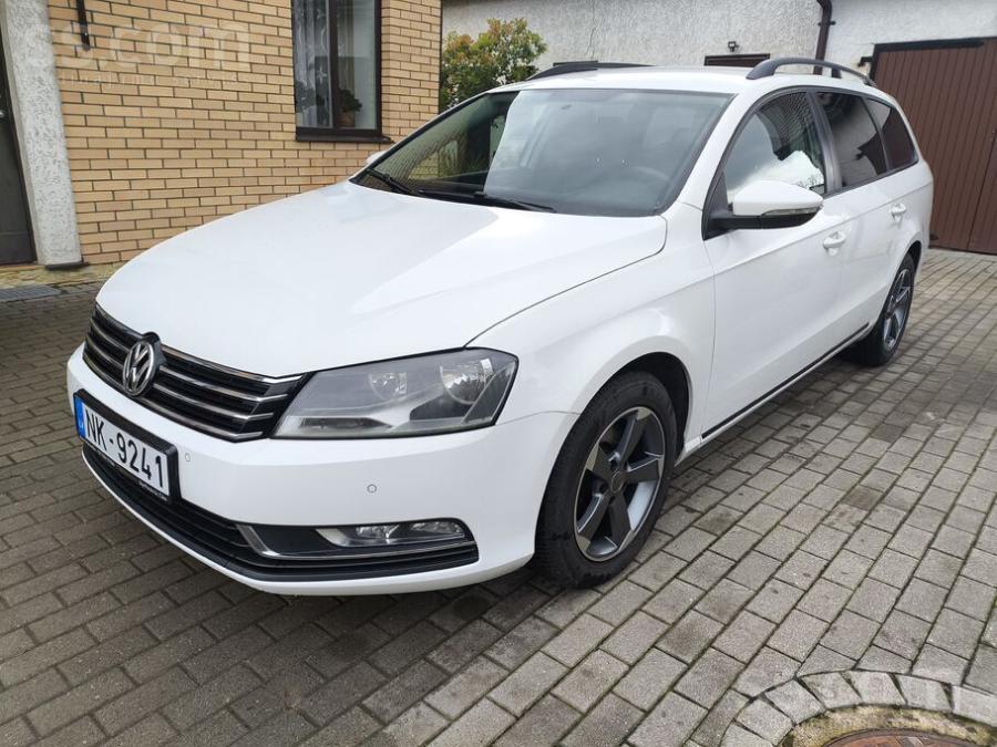 White Volkswagen Passat B7 2012 in Preili, with an engine capacity of 2.00 L and mileage of 297 thousand km for 6500 €, photo 3 on AUTOMOTO.COM.LV