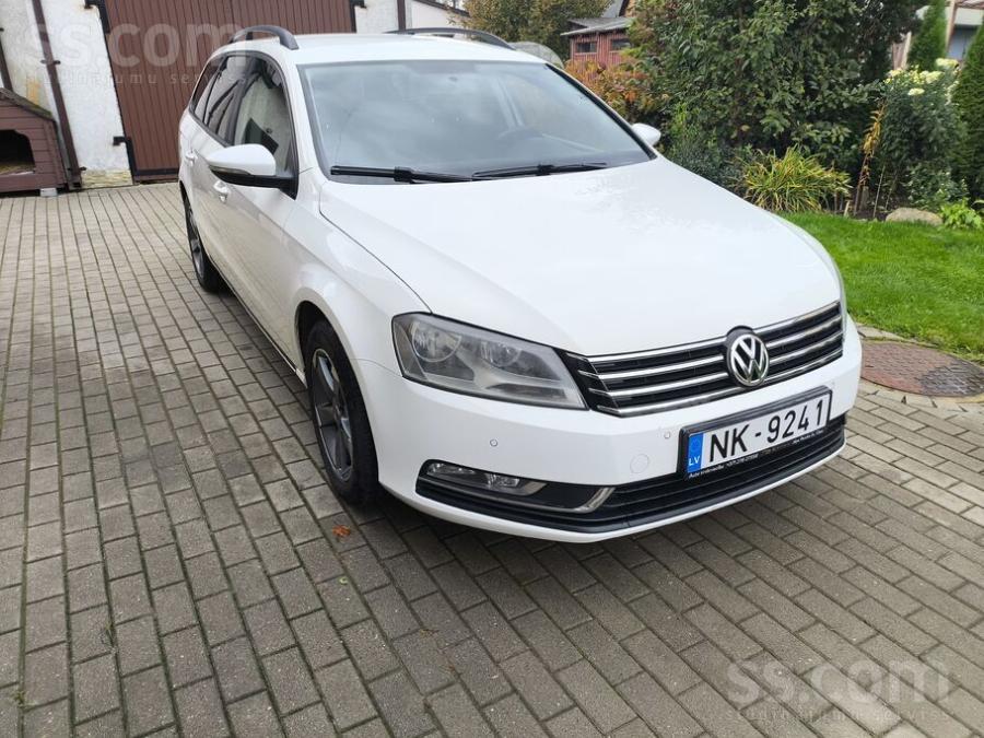 White Volkswagen Passat B7 2012 in Preili, with an engine capacity of 2.00 L and mileage of 297 thousand km for 6500 €, photo 9 on AUTOMOTO.COM.LV