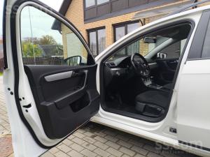 White Volkswagen Passat B7 2012 in Preili, with an engine capacity of 2.00 L and mileage of 297 thousand km for 6500 €, photo 13 on AUTOMOTO.COM.LV