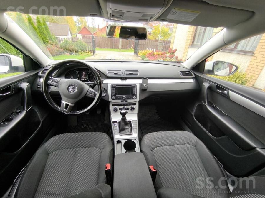 White Volkswagen Passat B7 2012 in Preili, with an engine capacity of 2.00 L and mileage of 297 thousand km for 6500 €, photo 16 on AUTOMOTO.COM.LV