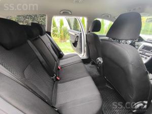 White Volkswagen Passat B7 2012 in Preili, with an engine capacity of 2.00 L and mileage of 297 thousand km for 6500 €, photo 17 on AUTOMOTO.COM.LV