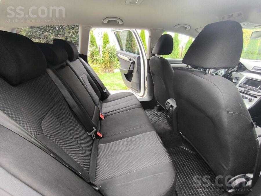 White Volkswagen Passat B7 2012 in Preili, with an engine capacity of 2.00 L and mileage of 297 thousand km for 6500 €, photo 17 on AUTOMOTO.COM.LV