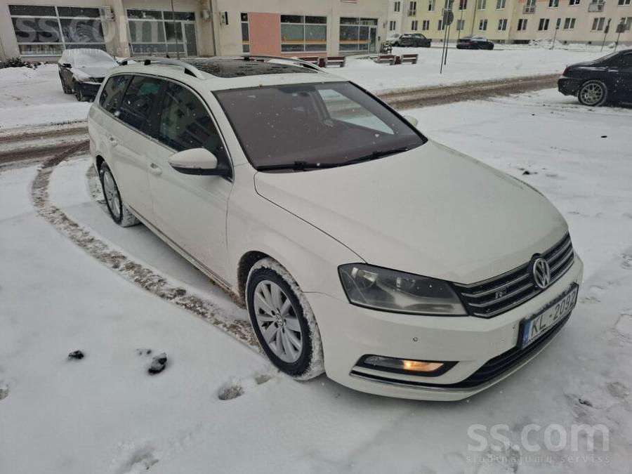 White Volkswagen Passat B7 2013 in Riga, with an engine capacity of 2.00 L and mileage of 336 thousand km for 5500 €, photo 10 on AUTOMOTO.COM.LV