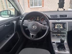 White Volkswagen Passat B7 2013 in Riga, with an engine capacity of 2.00 L and mileage of 336 thousand km for 5500 €, photo 12 on AUTOMOTO.COM.LV
