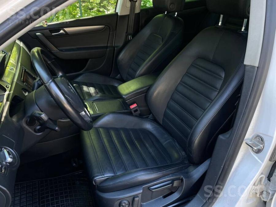 Balts Volkswagen Passat B7 2013 Rīga, ar dzinēja tilpumu 2.00 L un nobraukumu 267 tūkst. km par 6950 €, foto 15 vietnē AUTOMOTO.COM.LV