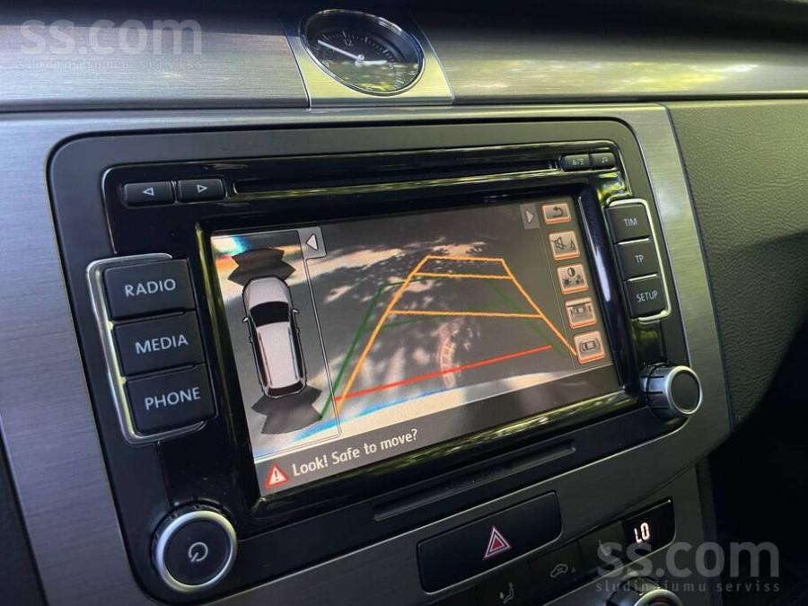 Balts Volkswagen Passat B7 2013 Rīga, ar dzinēja tilpumu 2.00 L un nobraukumu 267 tūkst. km par 6950 €, foto 18 vietnē AUTOMOTO.COM.LV