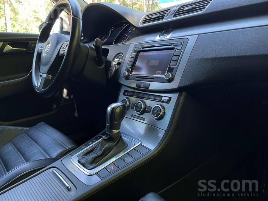 Balts Volkswagen Passat B7 2013 Rīga, ar dzinēja tilpumu 2.00 L un nobraukumu 267 tūkst. km par 6950 €, foto 24 vietnē AUTOMOTO.COM.LV