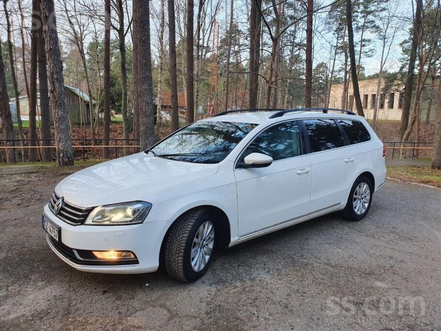 White Volkswagen Passat B7 2013 in Riga, with an engine capacity of 2.00 L and mileage of 315 thousand km for 5300 €, photo 1 on AUTOMOTO.COM.LV